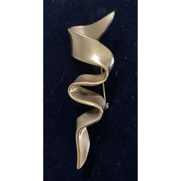 M Jent | Jewelry | Vintage M Jent Gold Tone Brooch Scribble Ribbon ...